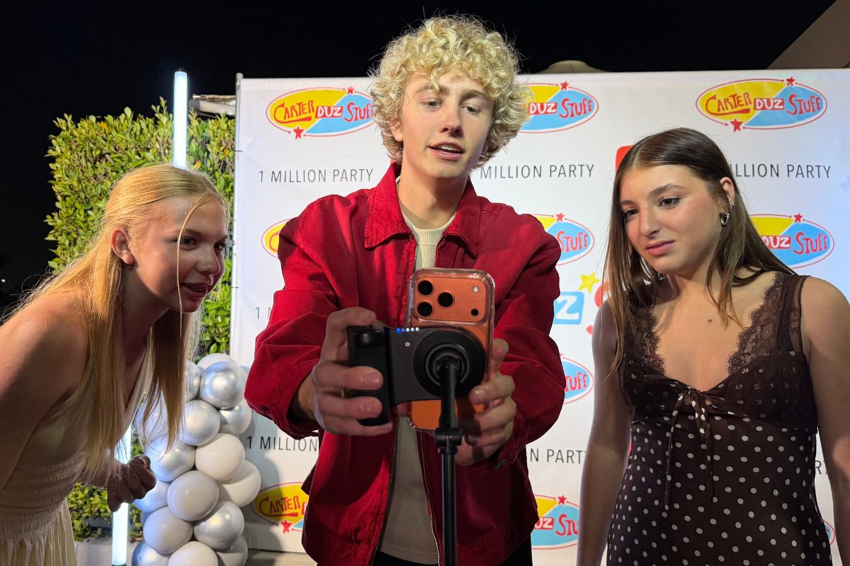 KraftGeek Joined Carterduzstuff‘s 1M Sub Party