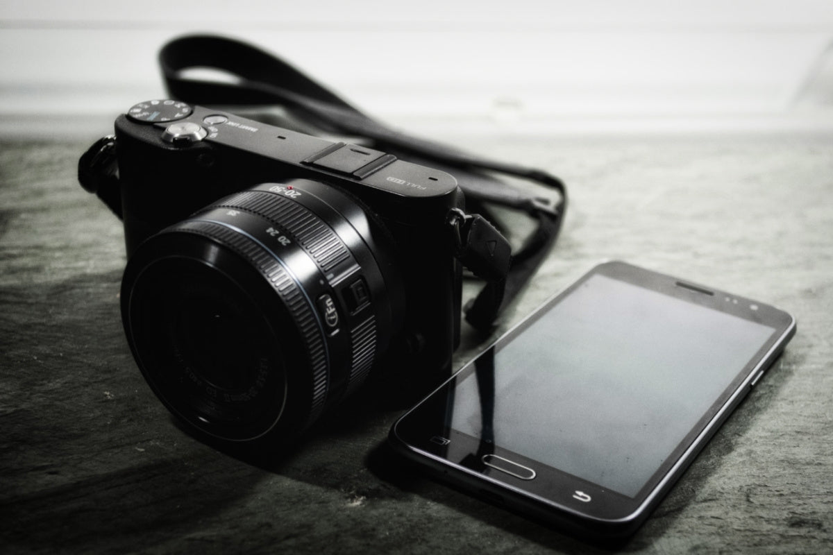 Smartphone vs Camera For Travel Photography – KraftGeek