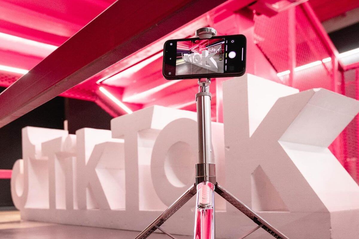 How To Become An Influencer - The Ultimate Guide – KraftGeek