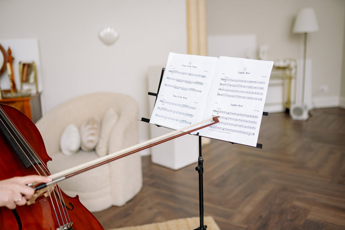 The Evolution of Music Stands: From Classic Designs to Modern Innovati ...